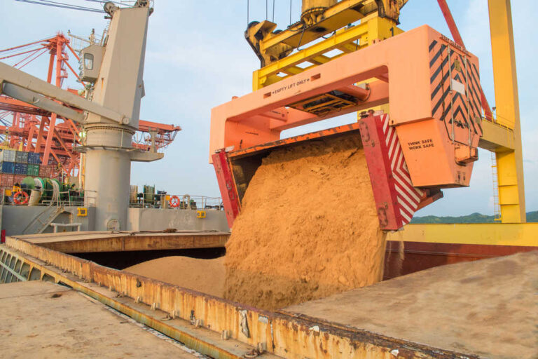 Carga a granel - Tudo sobre: tipos, dicas e como transportar